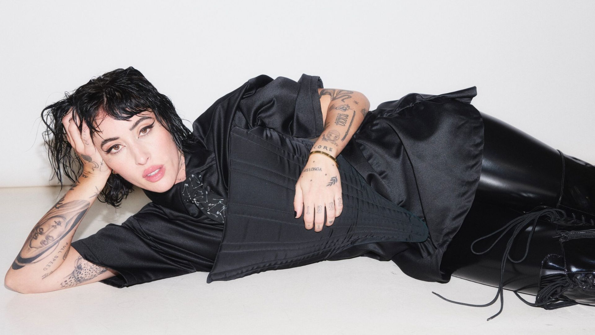 Youna - Watch the videos now! - DJANES MUSIC