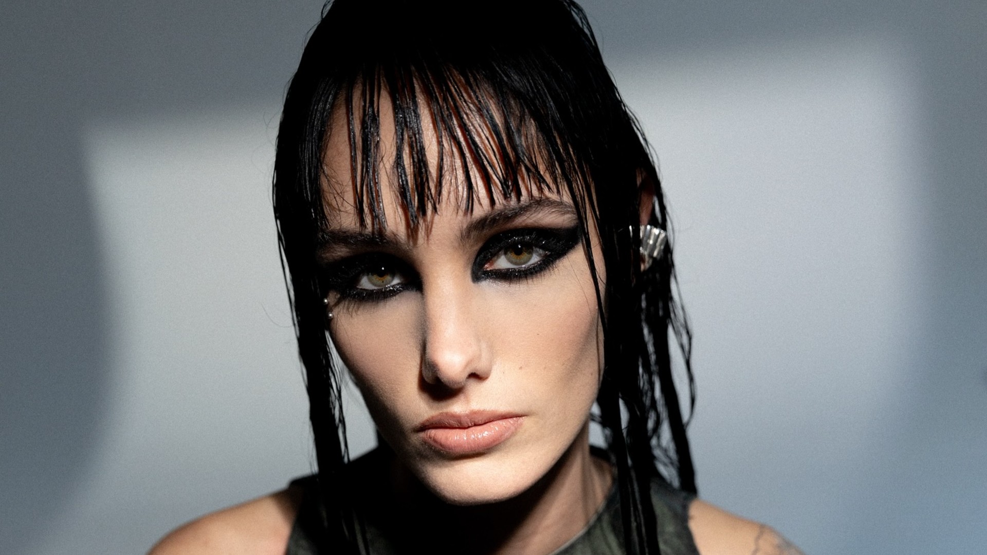 Youna - Watch the videos now! - DJANES MUSIC